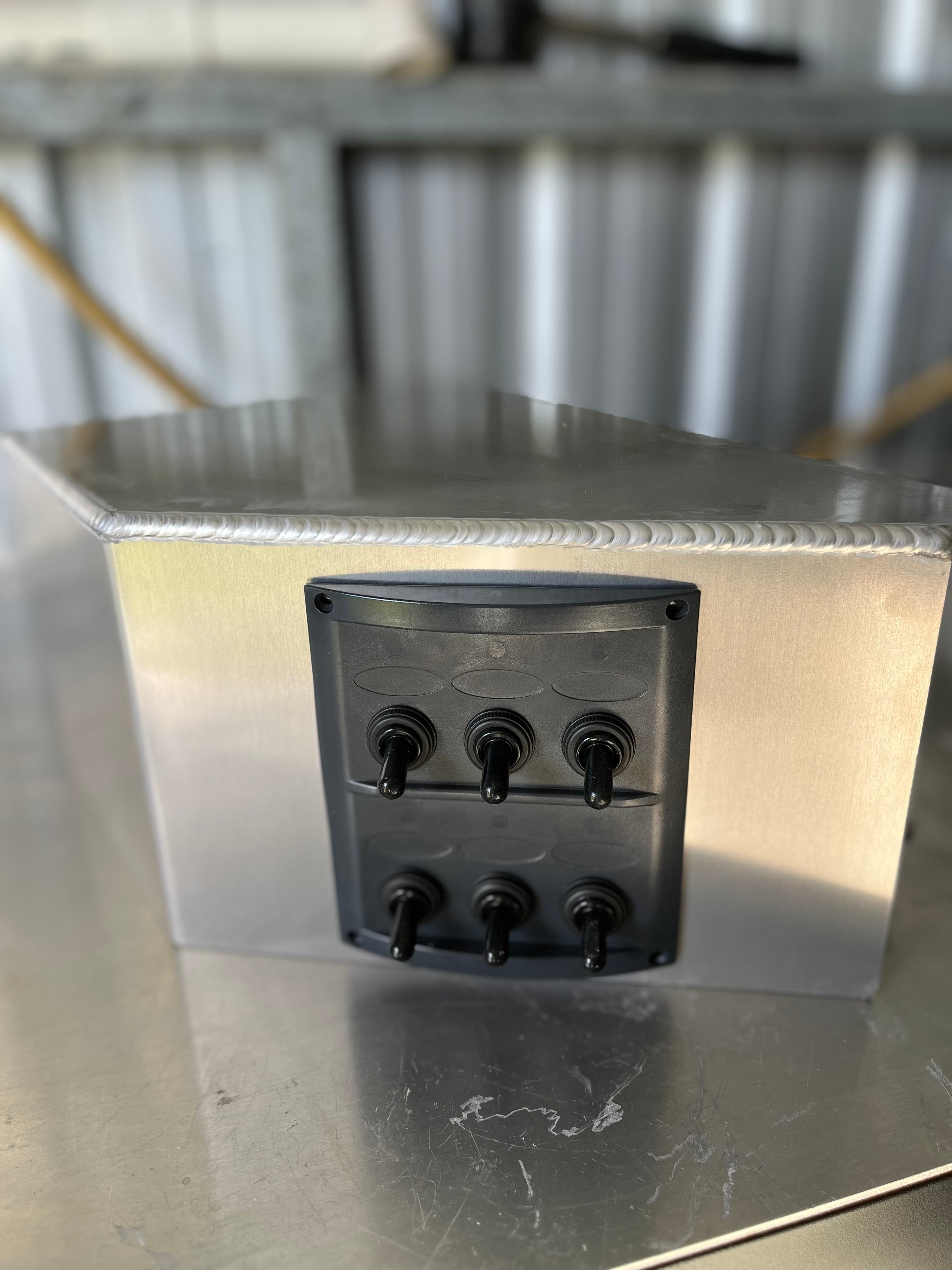 Aluminium Sounder Mount with 6 Gang Marine Panel – Slick's Marine